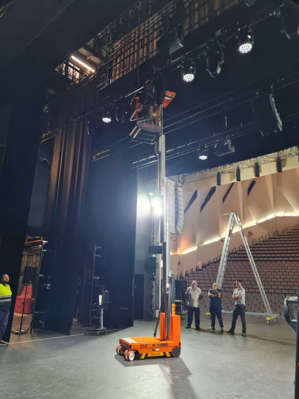 Exhibitor & Products